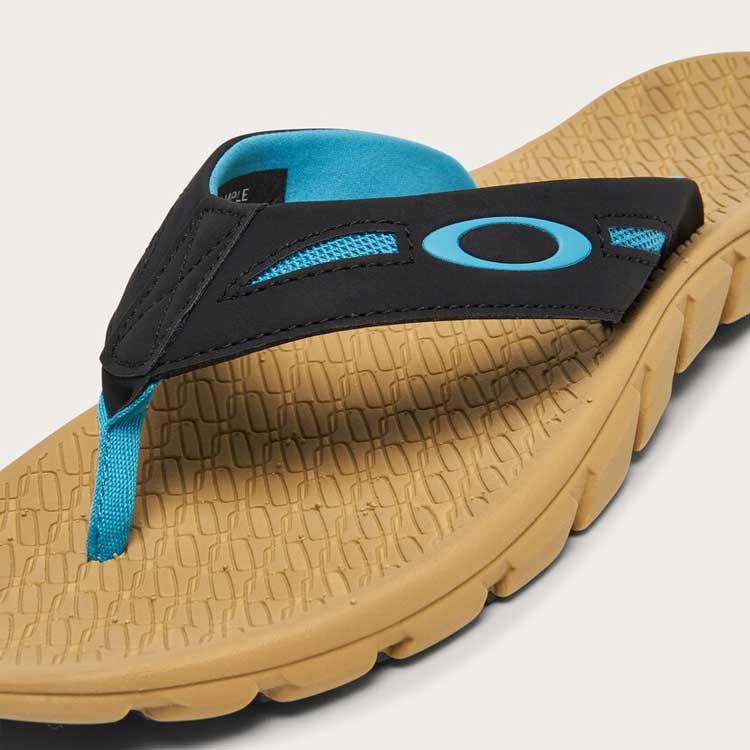 Oakley Operative Sandal 2.0 – Light Curry/Blackout | Factory Pilots