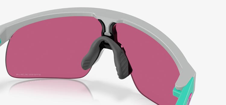 Oakley RESISTOR Matte Fog / Prizm Field | Factory Pilots